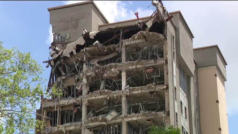 Demolition of century-old building - NewsBreak