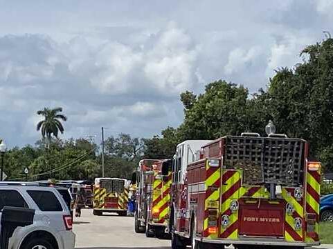 Fire ignites at home in Fort Myers