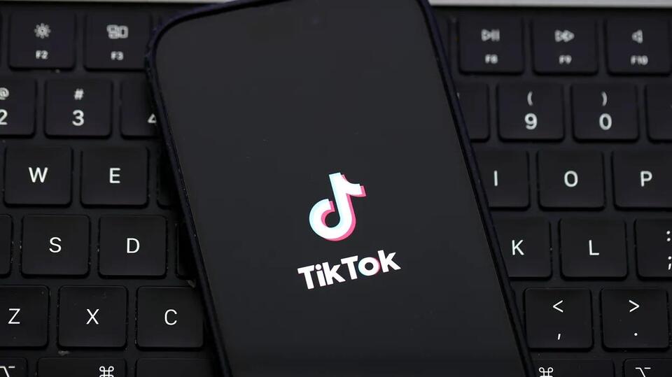 What is the 'hopeless core' TikTok trend? - NewsBreak