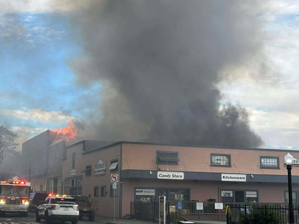 [UPDATE 5:21 p.m.: Live Video of Demolition] Breaking: Fully Involved ...