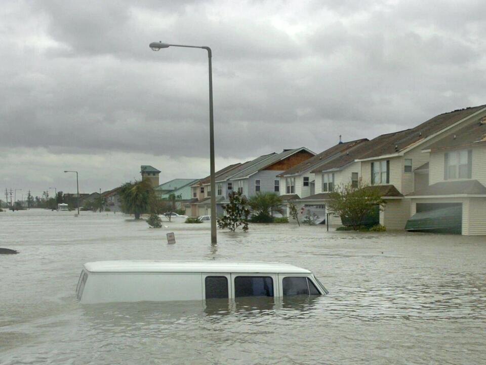 These hurricanes produced the worst storm surges in US history. Here's ...