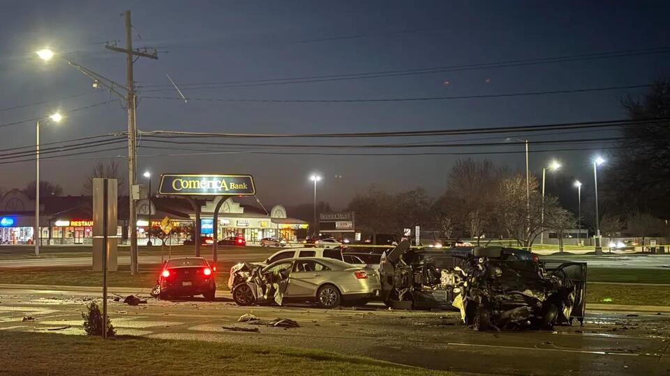Multiple people dead after major crash in Sterling Heights - NewsBreak