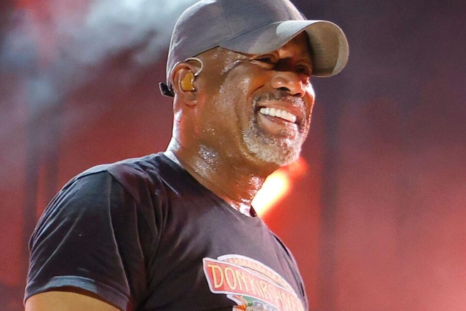 Darius Rucker Says He + Fiancée Emily Deahl Are ‘Not Gonna Plan’ Their ...