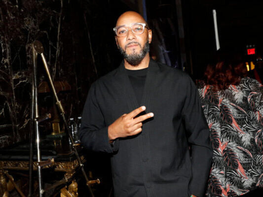 Rapper Swizz Beatz’s Camel Racing Team Competes for $21 Million Prize ...