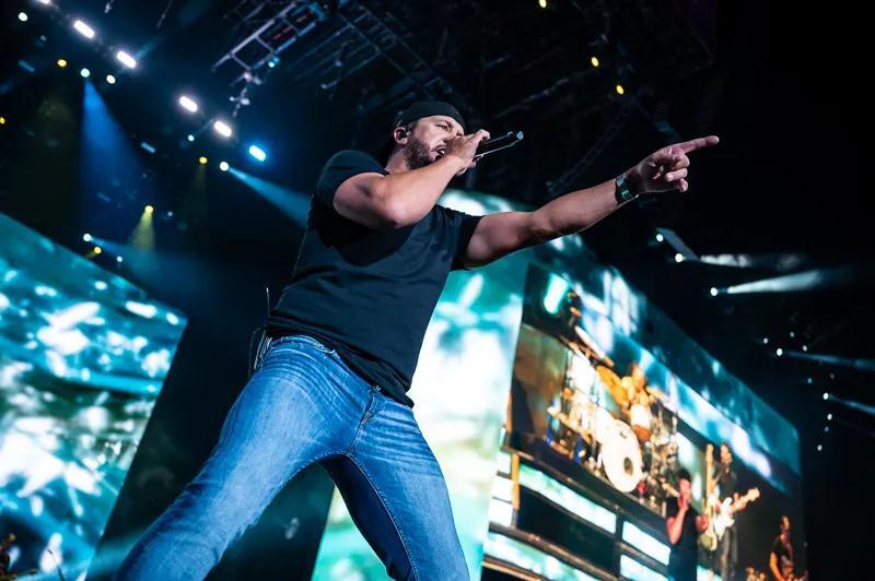 Luke Bryan Teams Up With Ella Langley On New Cover of “Winter ...