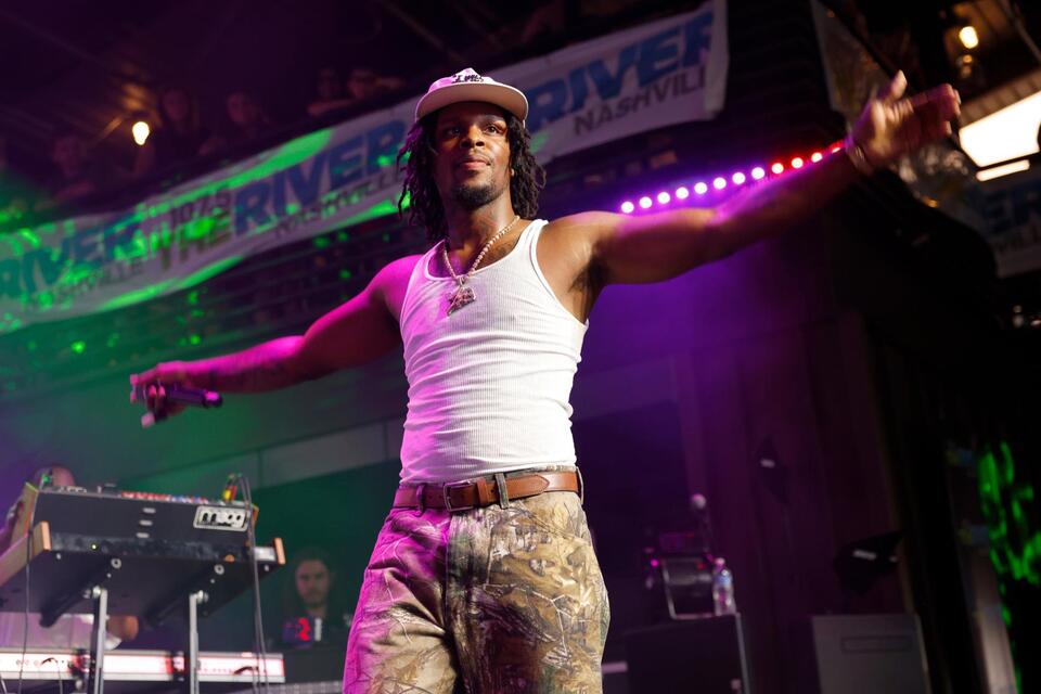 Rapper Toosii pauses music career to play college football at Syracuse ...