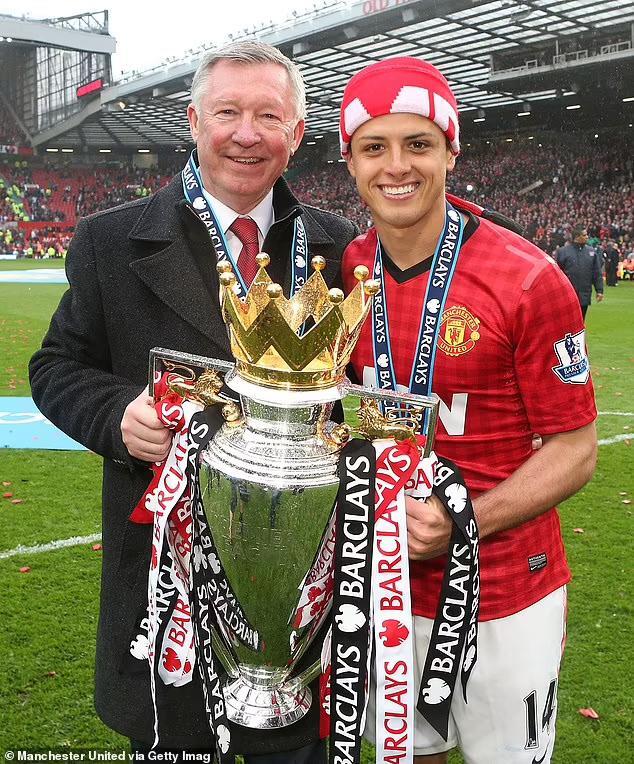 Former Manchester United hero looks unrecognisable as he locks horns ...