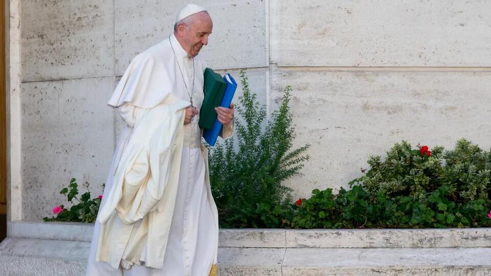 A weak Pope Francis is wielding power and rewriting the narrative of ...