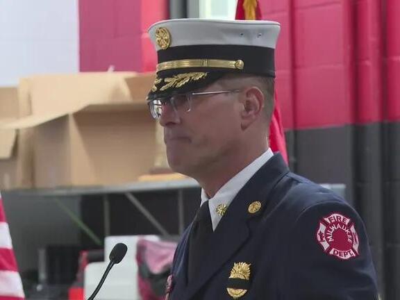 Milwaukee Fire Chief Aaron Lipski earns Fire Chief of the Year Award