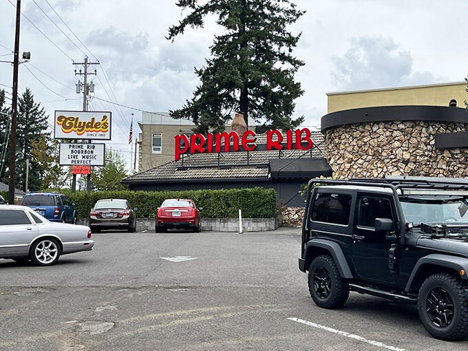 People Drive From All Over Oregon For The Legendary Prime Rib At This ...