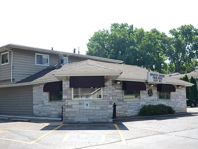 9 Hole-In-The-Wall Restaurants In Wisconsin With Outrageously Delicious ...