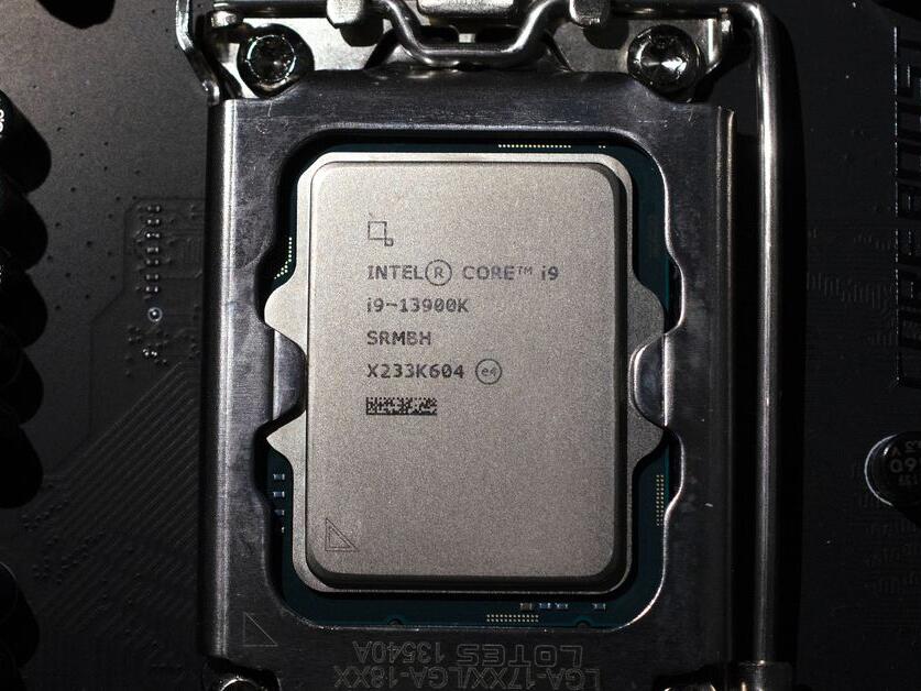 Intel says it still doesn’t have the true fix for its crashing i9 ...