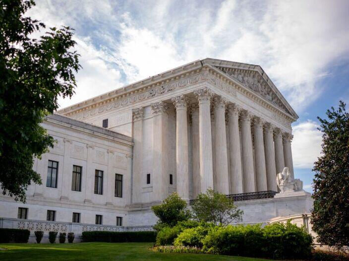 Supreme Court halts EPA’s 'Good Neighbor Plan' - NewsBreak
