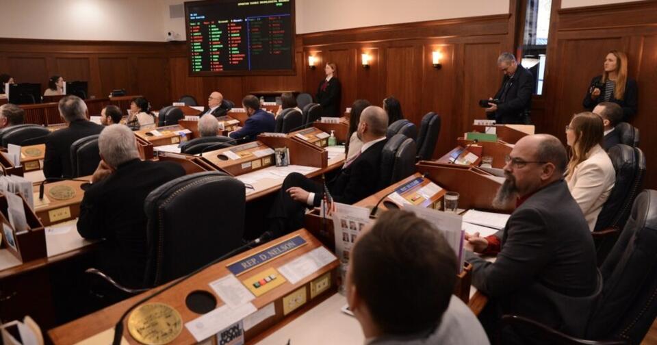 Alaska Legislature fails to override Dunleavy’s veto of a tax bill ...