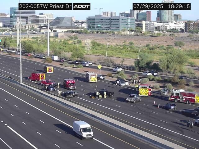 Multiple people hurt after serious crash on Loop 202 near Priest Drive ...