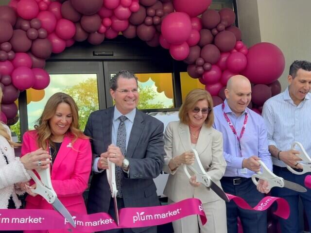 'Disneyland of grocery stores' opens in Palm Beach Gardens - NewsBreak