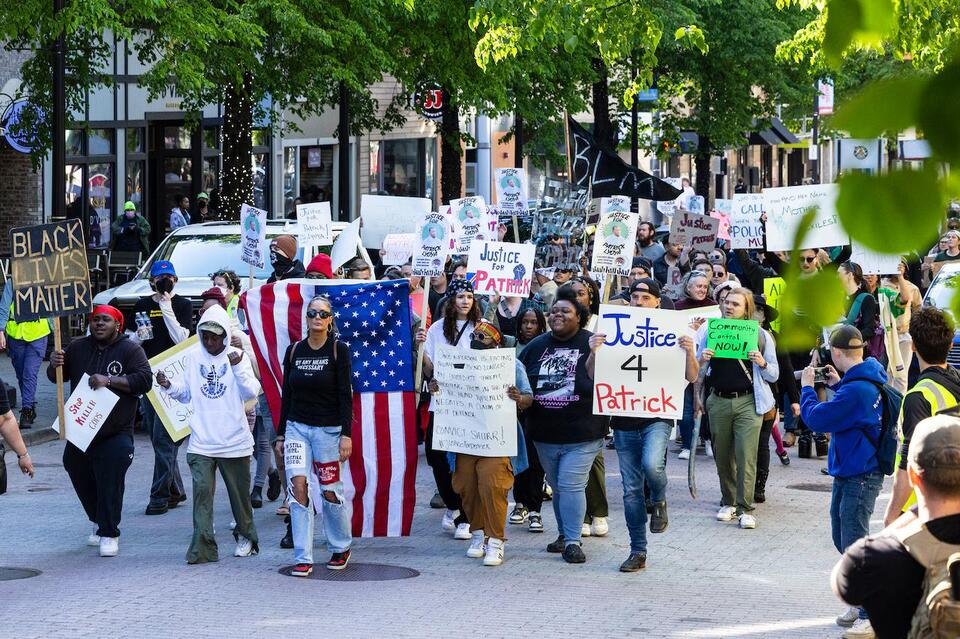 Attorney files $10M lawsuit after Patrick Lyoya protest arrest - NewsBreak