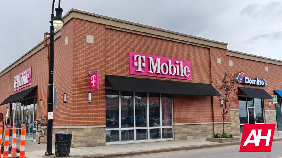 T-Mobile is offering up to $4,800 in rebates to steal customers from AT ...