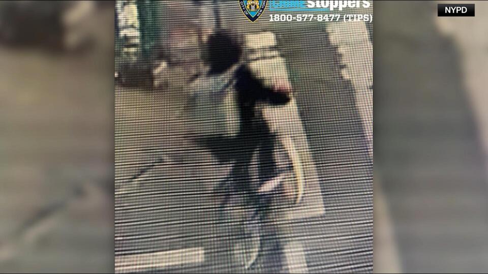 Suspect assassin of UnitedHealthcare CEO Brian Thompson on bike ...
