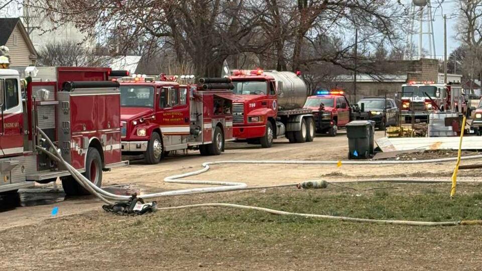 Reno County firefighters fight chicken coop, house fire in Sylvia ...
