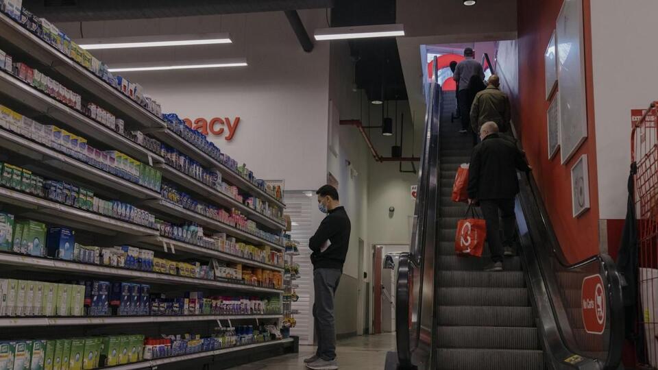 Walgreens admits locking up shampoo and toothpaste hurts sales. But it ...