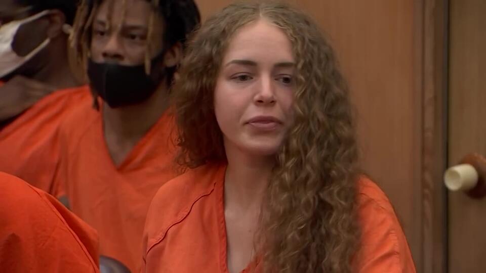 Courtney Clenney’s attorneys discuss trial date, motion for bond ...