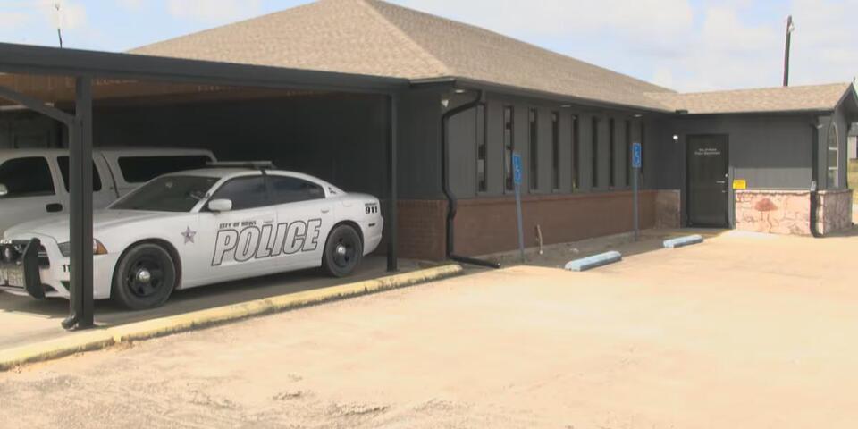 Howe hires new police chief - NewsBreak