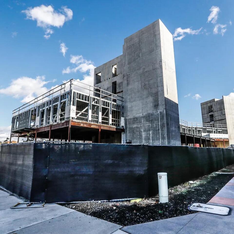 What’s Going on with the Wilshaw Hotel Across from Indianapolis Motor ...