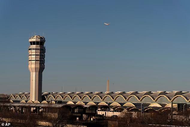 United flight collides with a kite in latest incident at Reagan ...