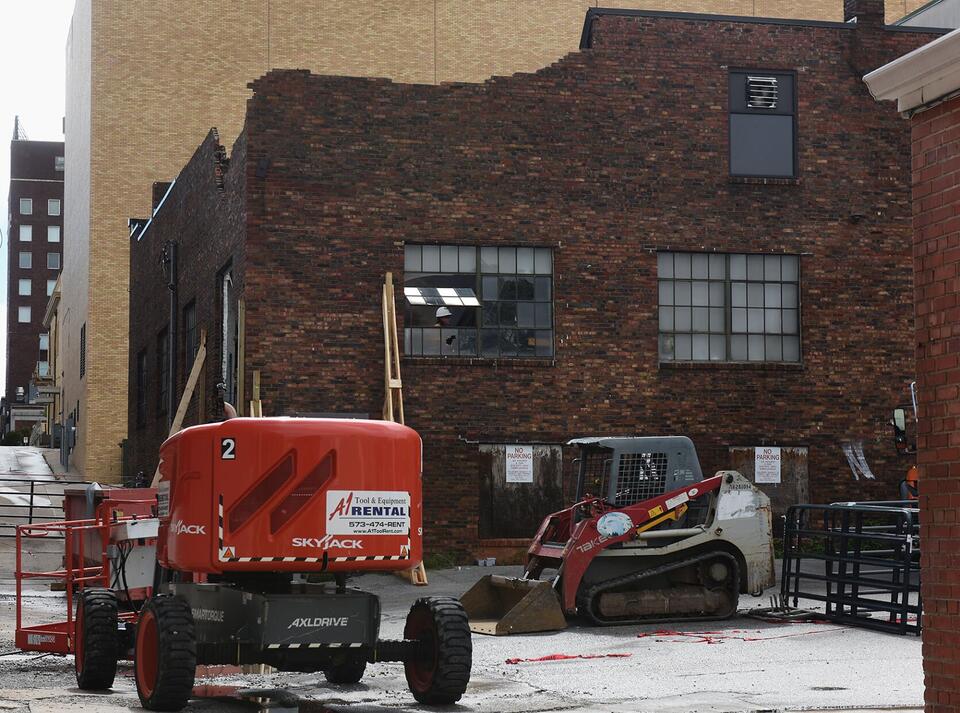 Heavy rains cause partial collapse of downtown building, flooding on ...