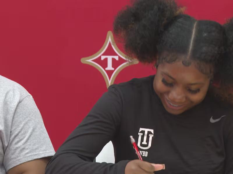 Thomasville basketball player, Kennedy Hayes, signs with Nighthawks