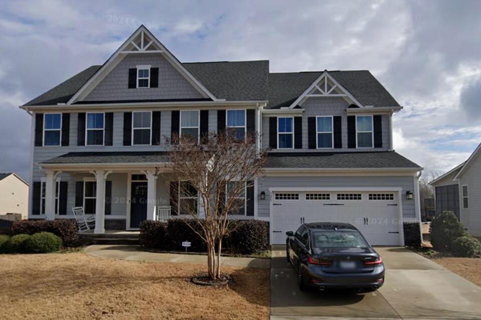 Ex Bloomberg executive, wife and child found dead at their SC home ...