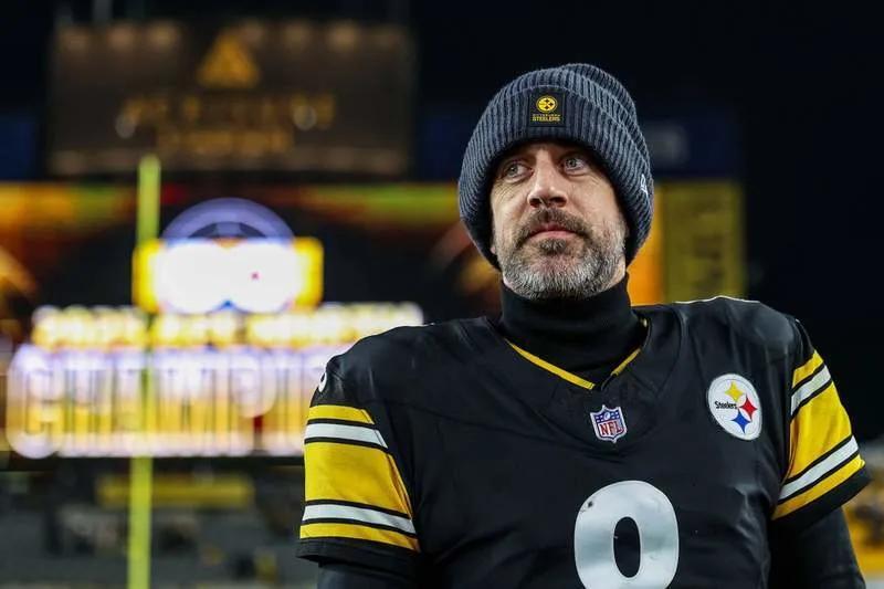 Aaron Rodgers Has Already Put Steelers “Locker Room on Notice” Amid ...