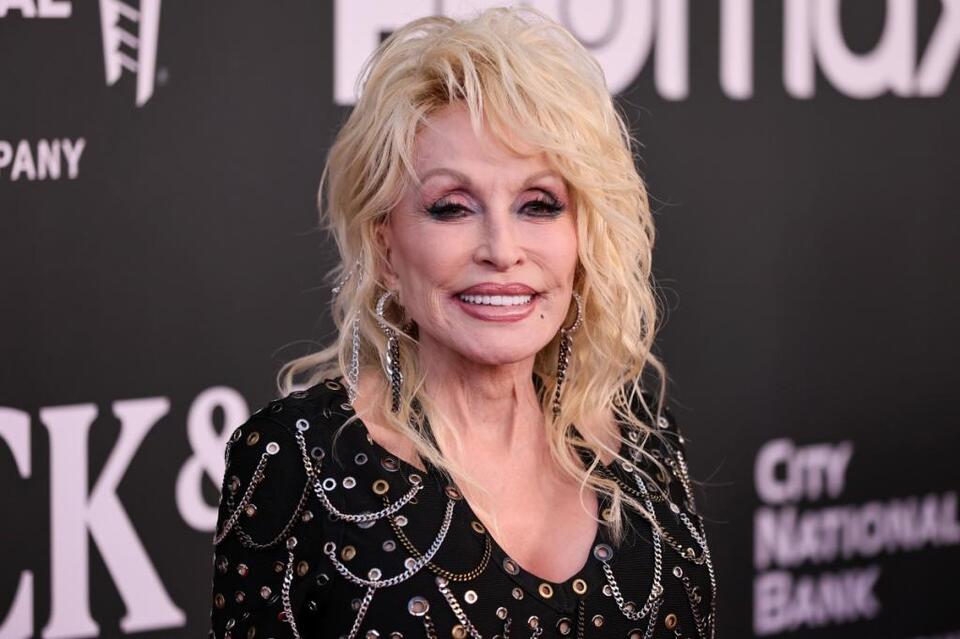 Dolly Parton Issues Statement Following Husband Carl Dean’s Death - NewsBreak