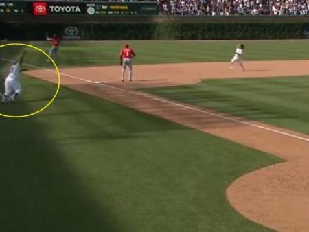 Cubs’ 3rd base coach commits big blunder in loss to Reds