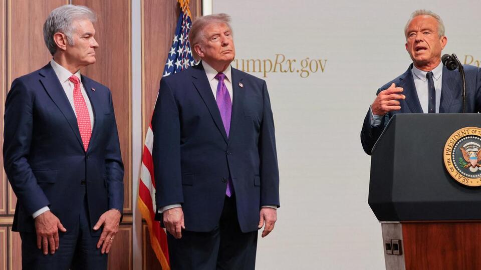 Trump, 79, Slathers Bruised Hand in Makeup to Tout Healthcare - NewsBreak