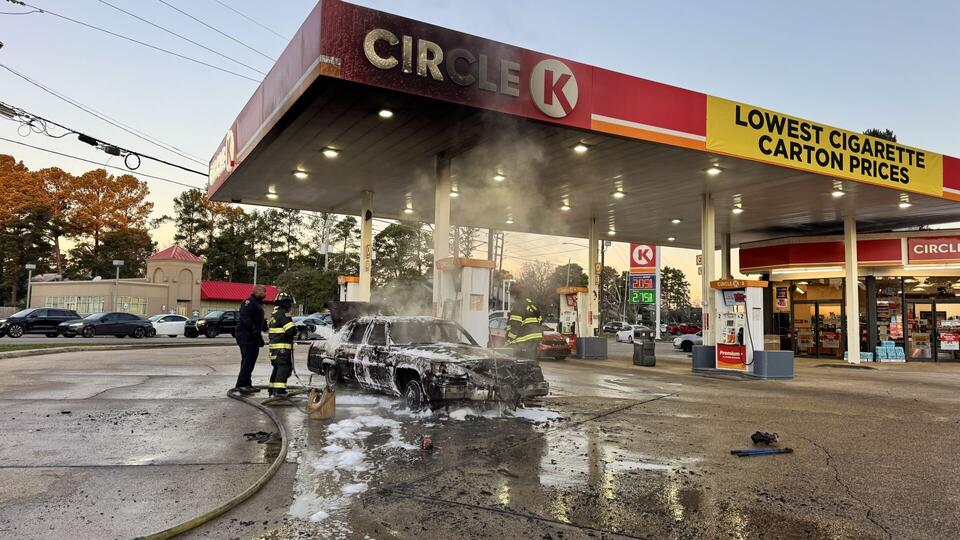Car fire damages gas pumps at Shreveport Circle K - NewsBreak