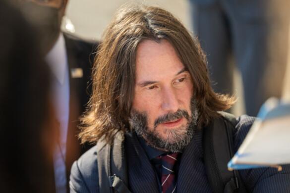 Keanu Reeves Says He Would Consider Becoming an American Citizen ...