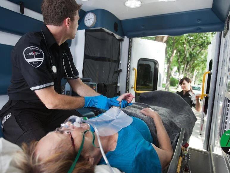 EMT course, paramedic program accepting applications