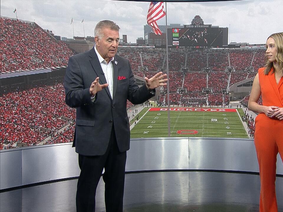 Statue of Buckeye legend Archie Griffin unveiled at Rose Bowl Stadium