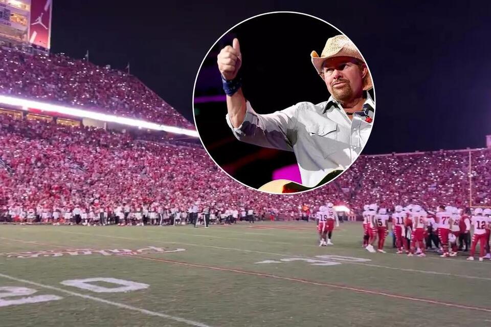 Oklahoma Sooners Fans Sing Along to Toby Keith Tribute [Watch] - NewsBreak