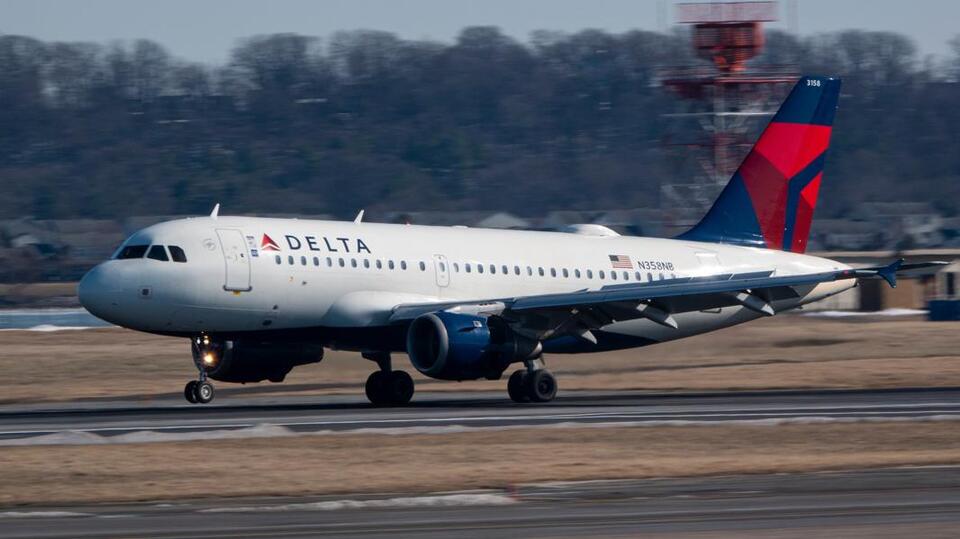 Delta Plane Wing Hits Runway in Scary Botched Landing Incident - NewsBreak