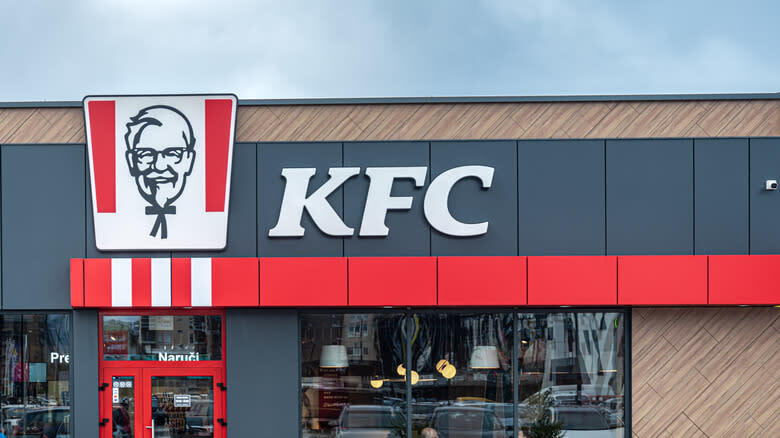 8 Discontinued KFC Menu Items We'll Probably Never See Again - NewsBreak