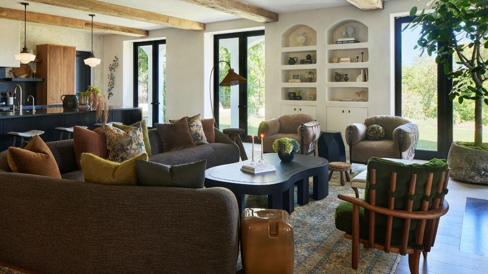 The Biggest Living Room Furniture Trends Designers Are Embracing for ...