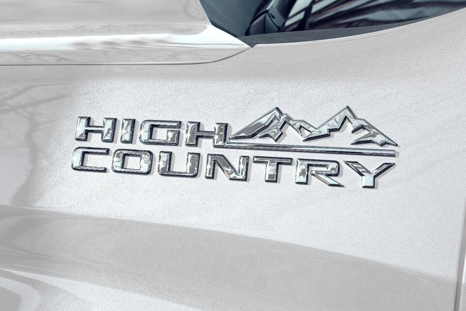 Chevy Silverado High Country: Here’s What It Gets That The GMC Sierra ...