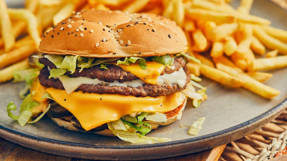 The Southern Fast Food Burger Chain That's Only In 17 US States - NewsBreak