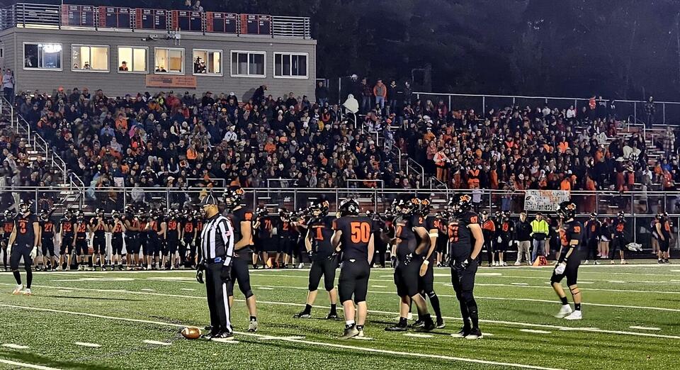 Thunderhawks football improves to 6-1 heading into mid-week finale ...