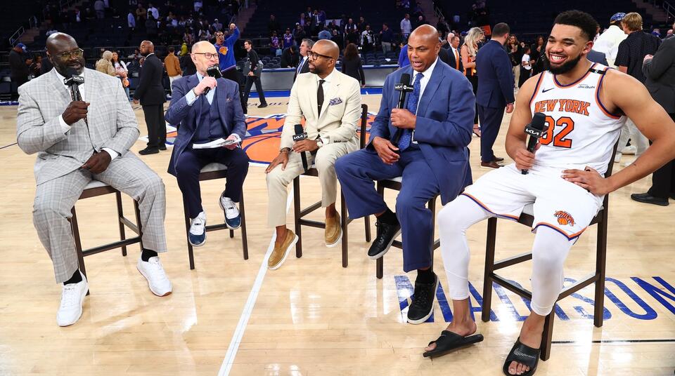 Charles Barkley Compliments Karl-Anthony Towns' ‘Good-Looking Feet ...