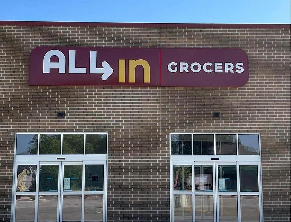 Waterloo Gets New Locally Owned Grocery Store - NewsBreak