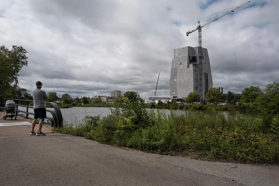 Obama Presidential Center Draws Criticism, Inspires Hope As ...